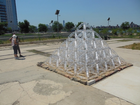 Barbara Lubliner : Plastic : Outdoor Installations : Plastic Bottle Pyramid